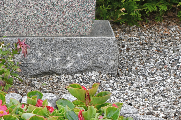 Unika gravsten i Blå Rønne granit