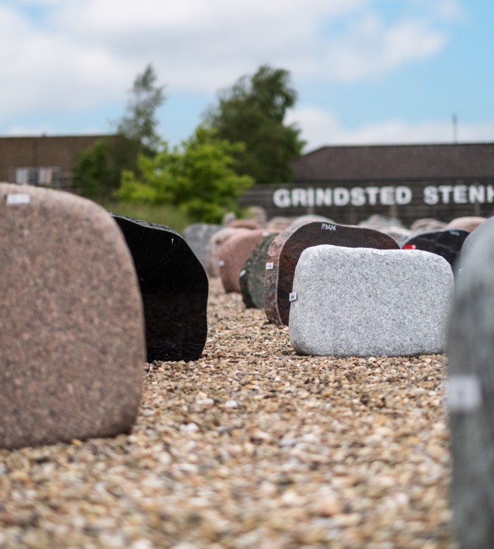 Stenhugger Grindsted | Gravsten i alle størrelser og prisklasser