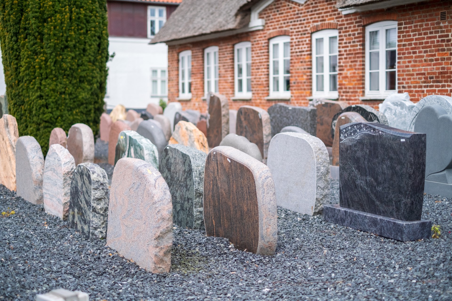 Stenhuggeri Esbjerg - Jerne | Vejledning der giver tryghed